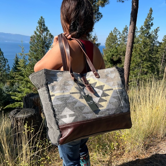Myra Bag | Bags | New Tribal Myra Bag Rug Canvas Leather Weekender ...